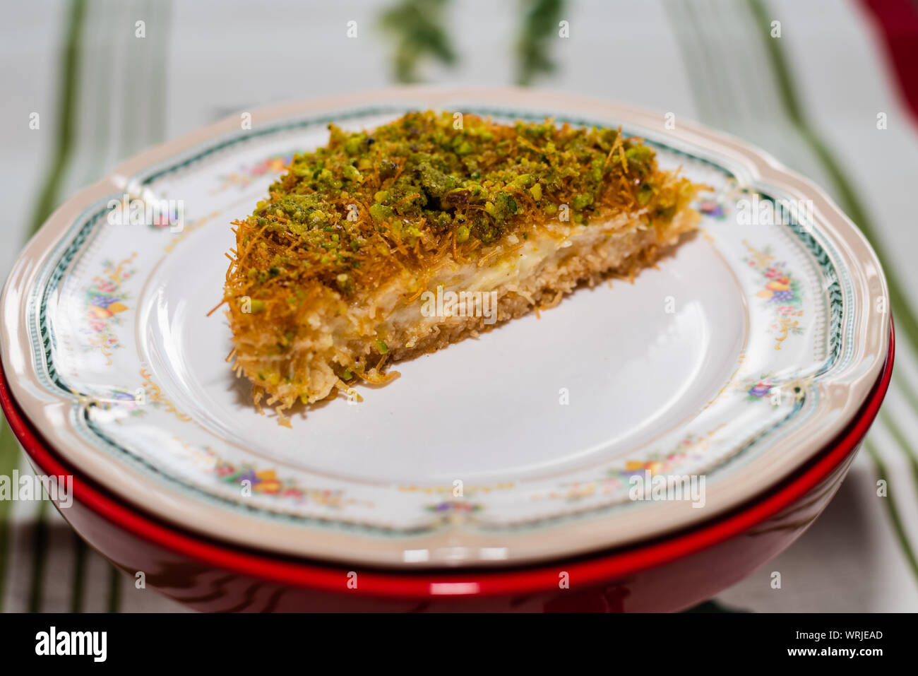 Turkish/Palestinian sweet dish Kunafa Stock Photo - Alamy