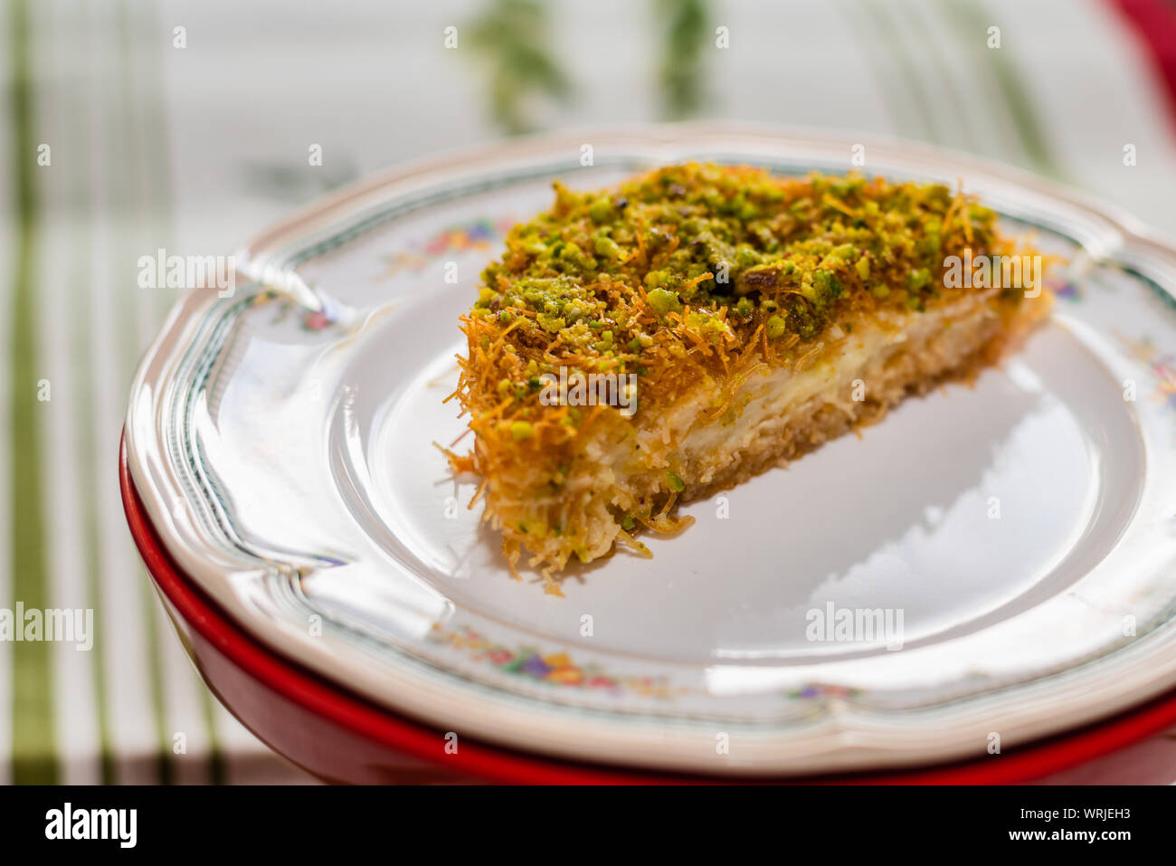 Turkish/Palestinian sweet dish Kunafa Stock Photo - Alamy
