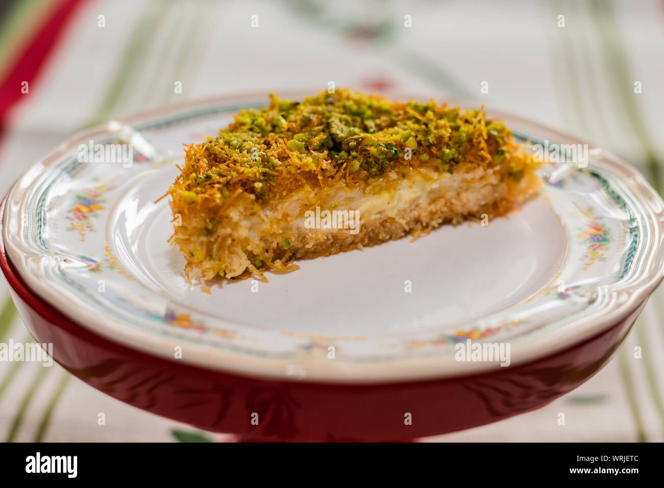 Turkish/Palestinian sweet dish Kunafa Stock Photo - Alamy