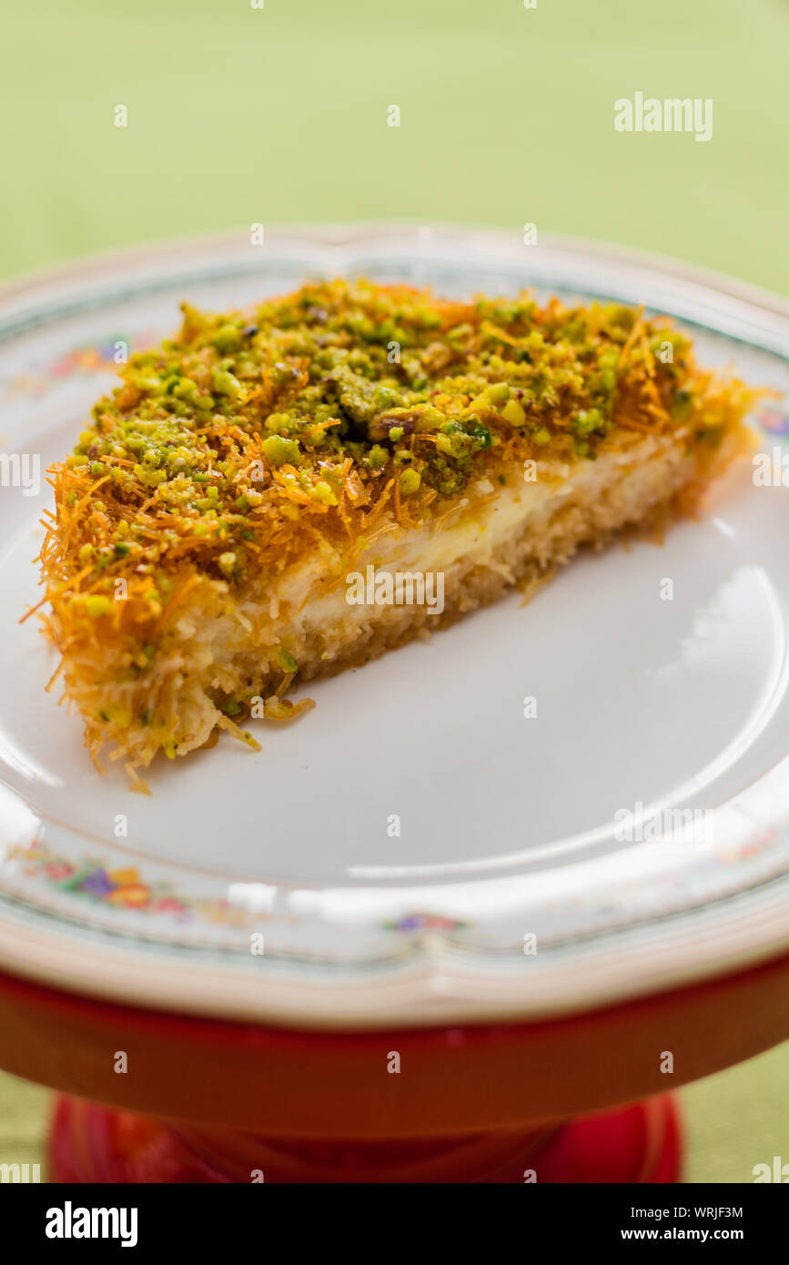Turkish/Palestinian sweet dish Kunafa Stock Photo - Alamy