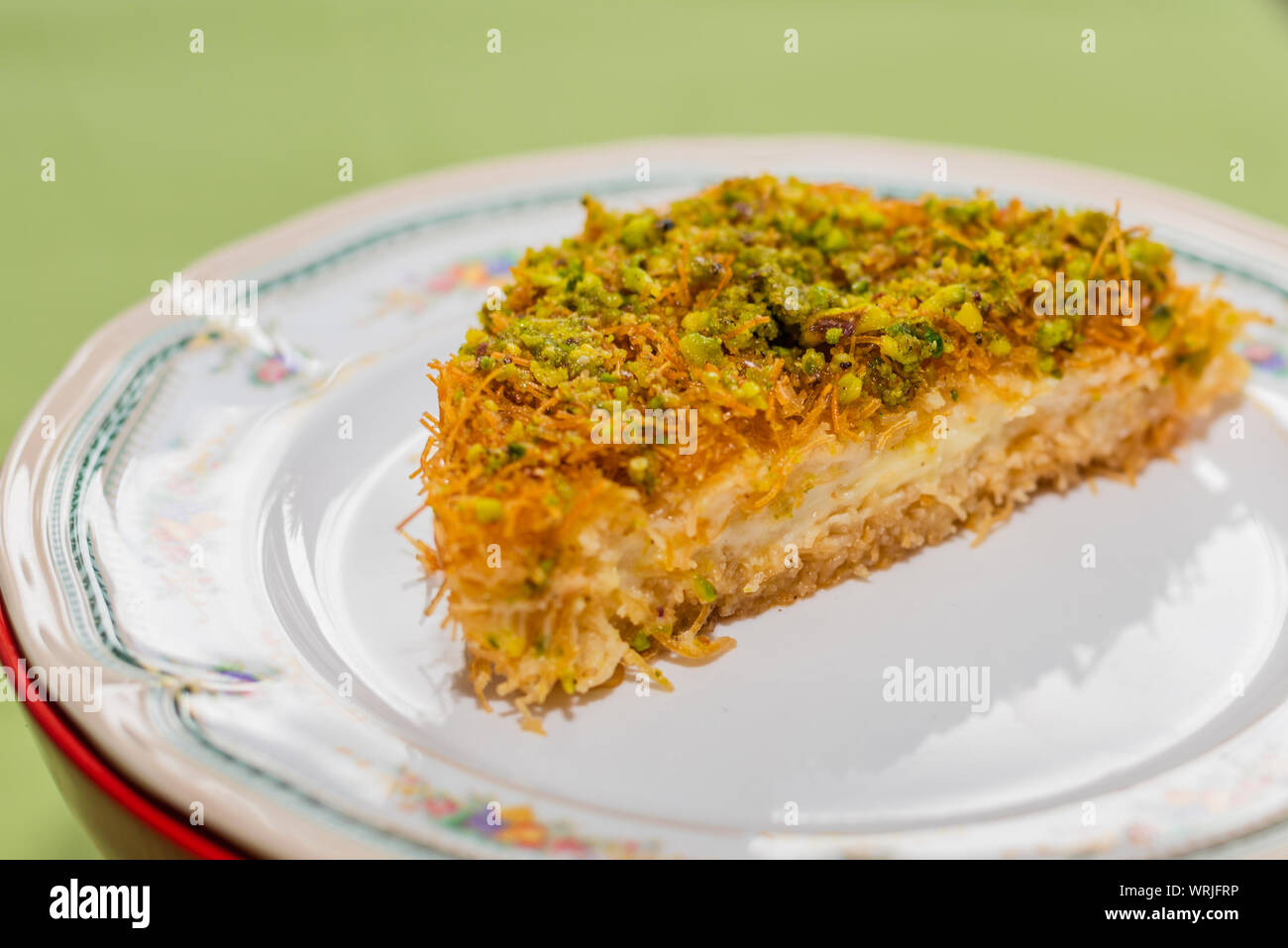 Turkish/Palestinian sweet dish Kunafa Stock Photo - Alamy