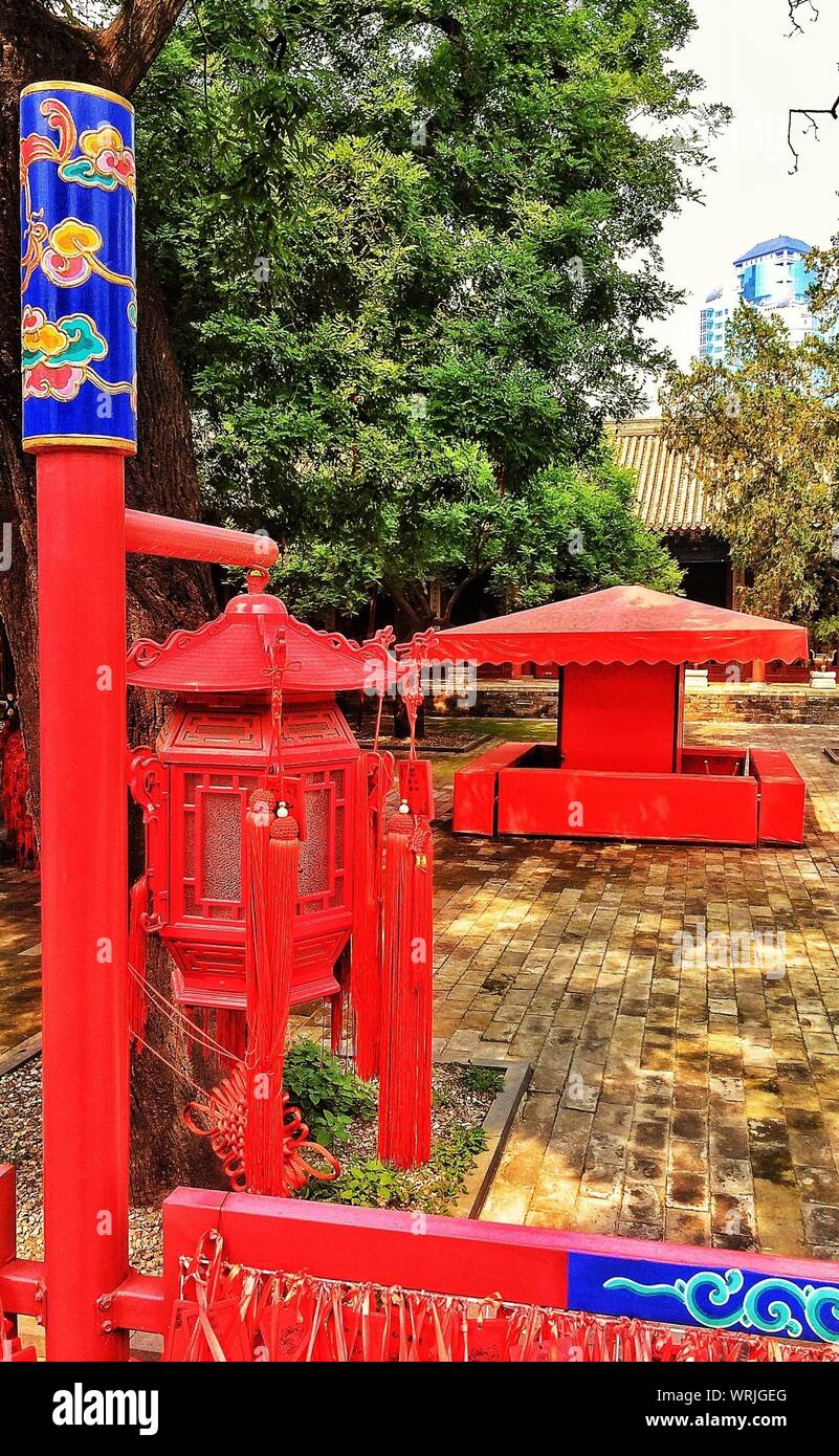 Chinese railing hi-res stock photography and images - Alamy