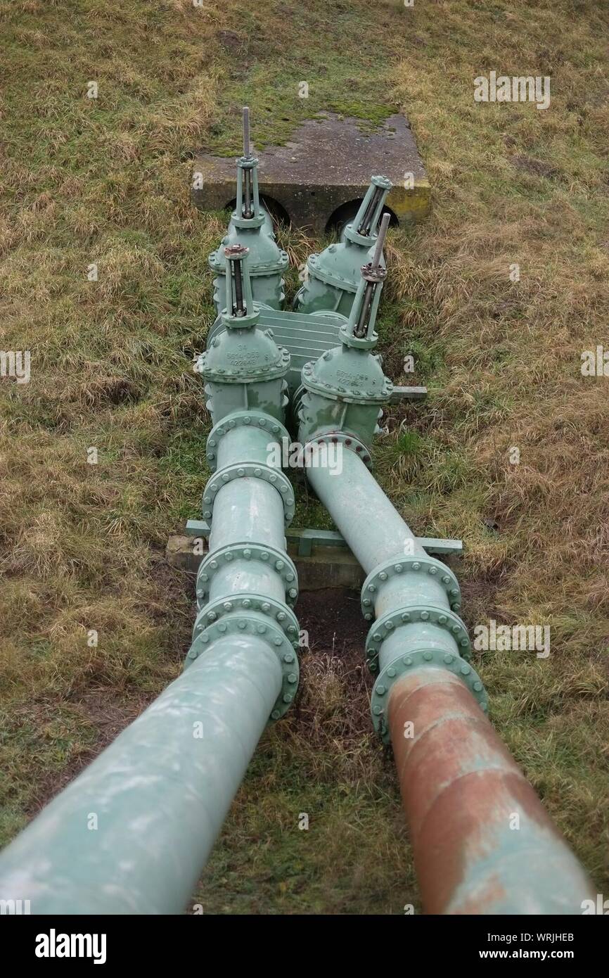 Oil pipes hi-res stock photography and images - Alamy