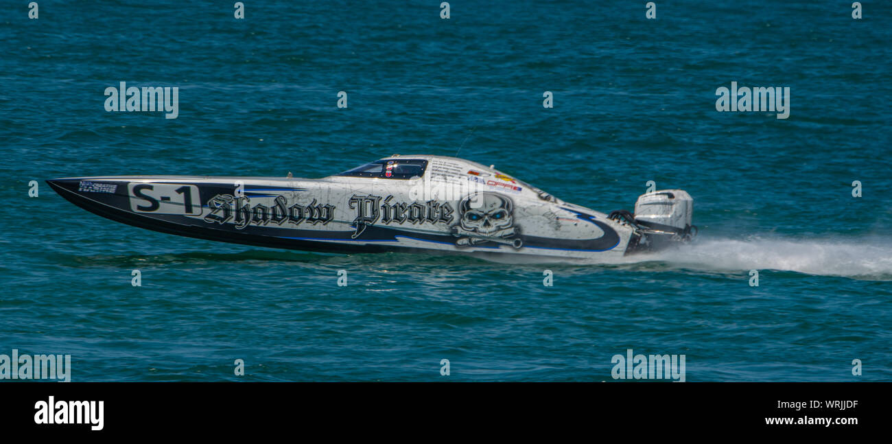 F1 powerboat hi-res stock photography and images - Alamy