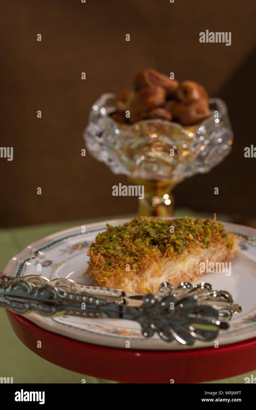 Turkish/Palestinian sweet dish Kunafa Stock Photo - Alamy