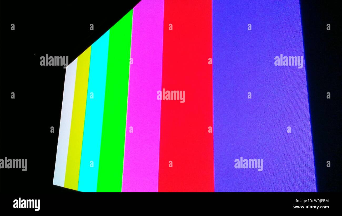 Line at movie theater hi-res stock photography and images - Alamy