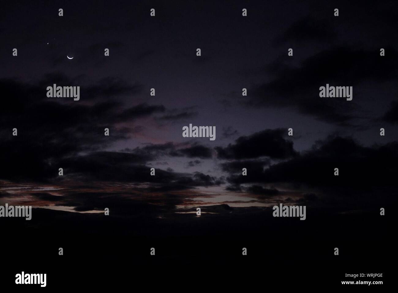 Night sky with crescent moon hi-res stock photography and images - Alamy