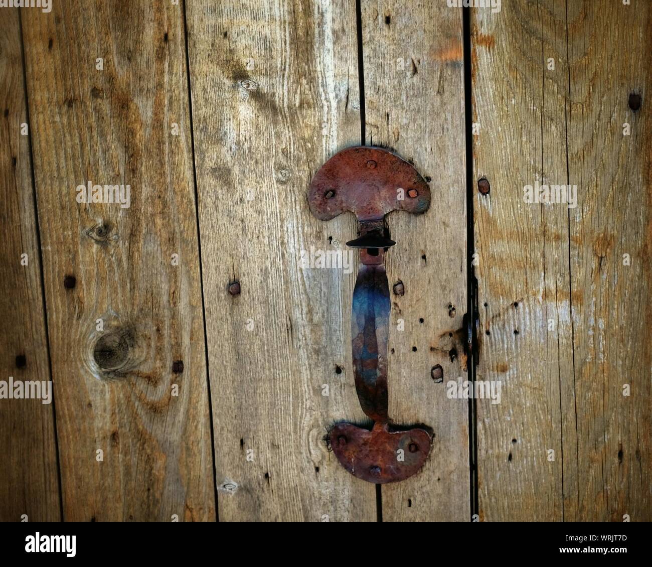 Man locking door house hi-res stock photography and images - Alamy