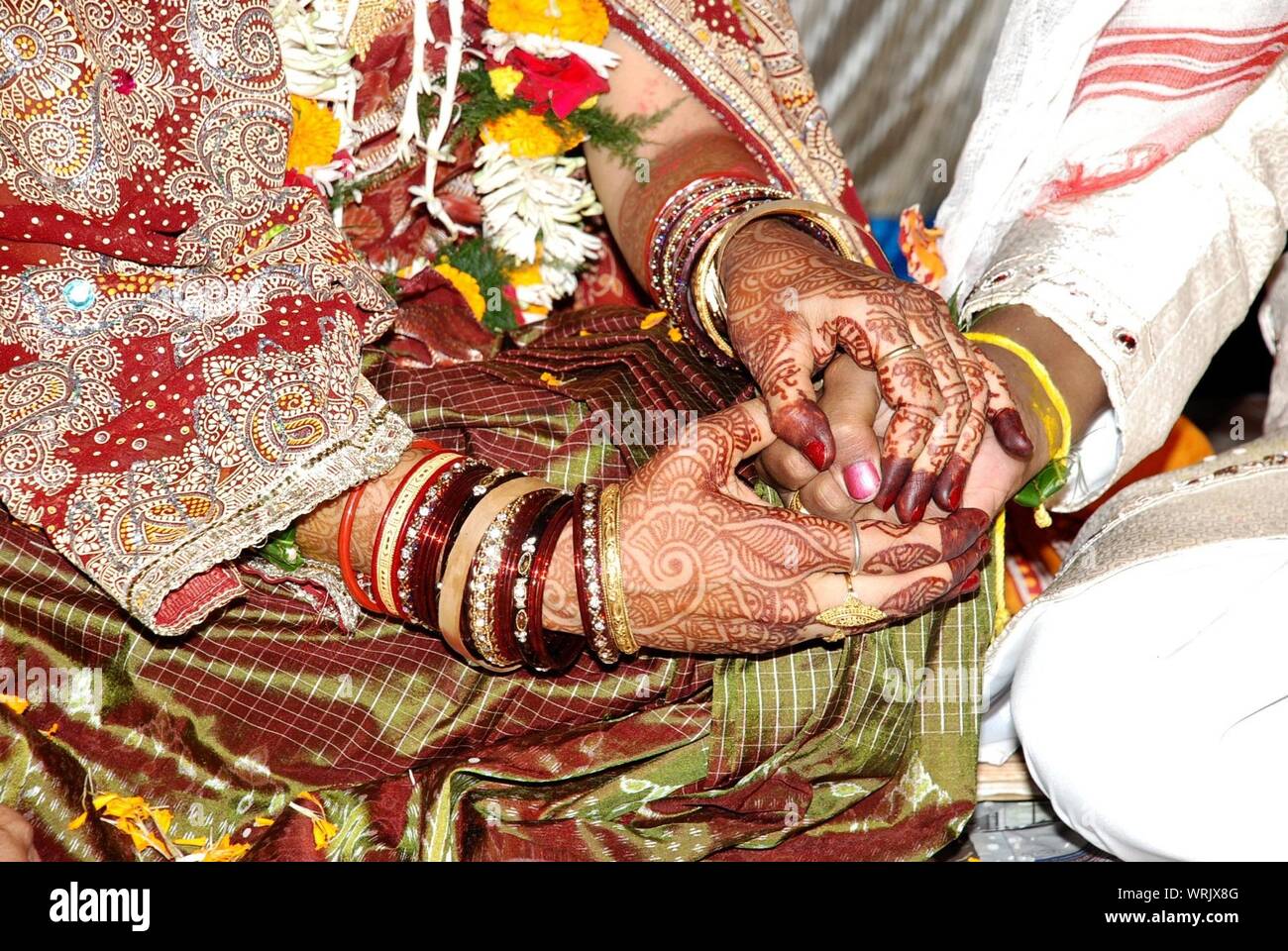 Indian Wedding Holding Hands Henna High Resolution Stock Photography ...