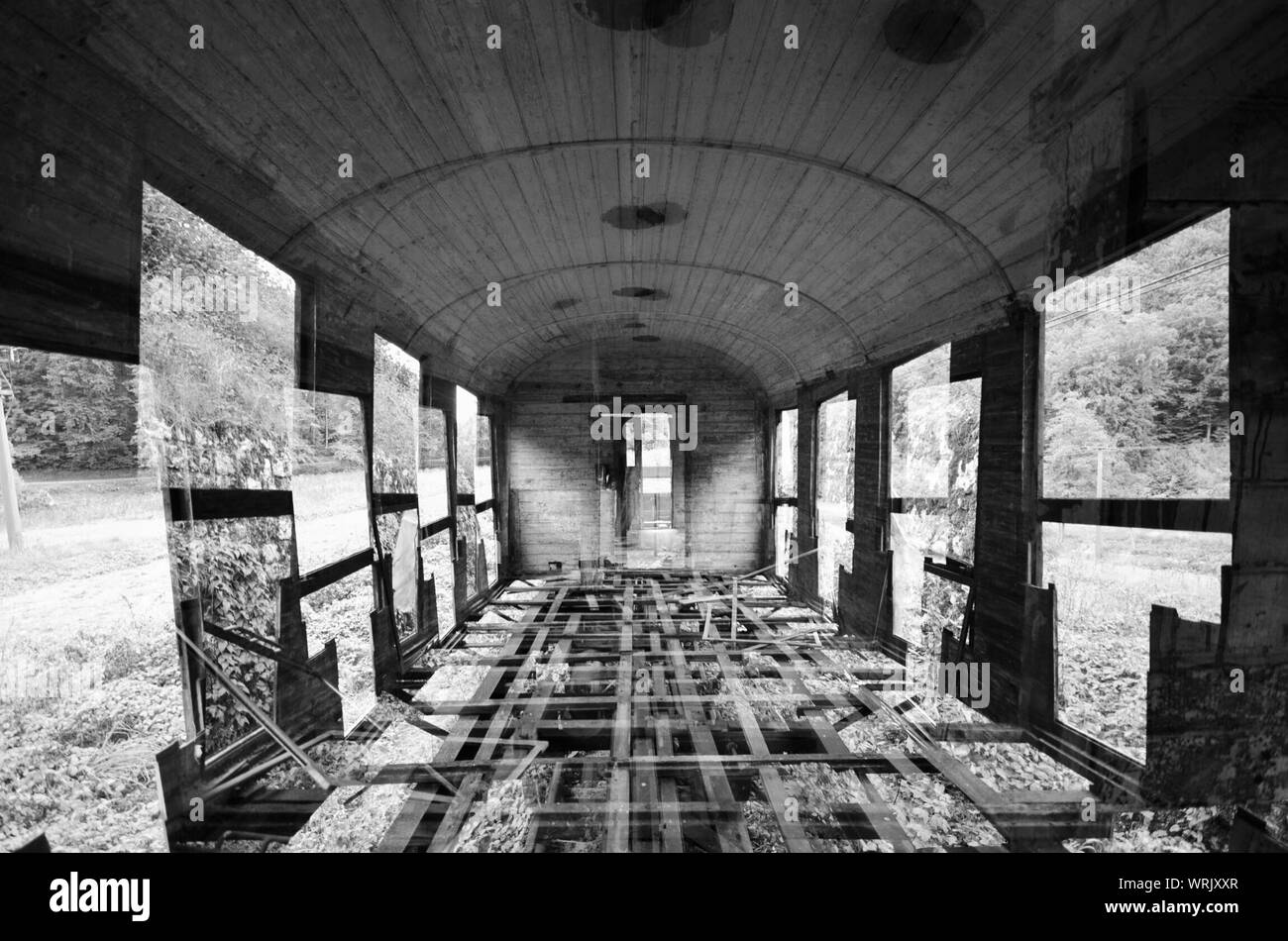 Run down train hi-res stock photography and images - Alamy