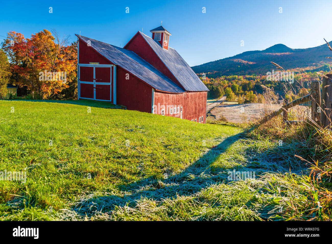 Red barn during a New England fall foliage, Stowe, Vermont, USA Stock ...