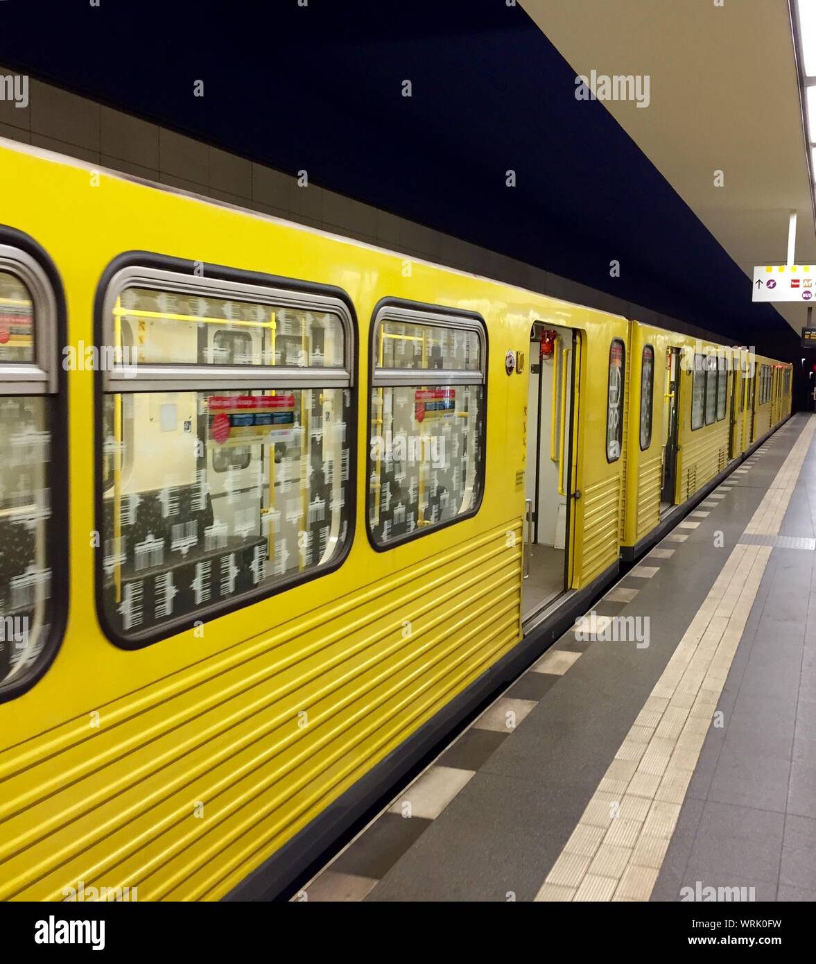 Yellow platform hi-res stock photography and images - Alamy