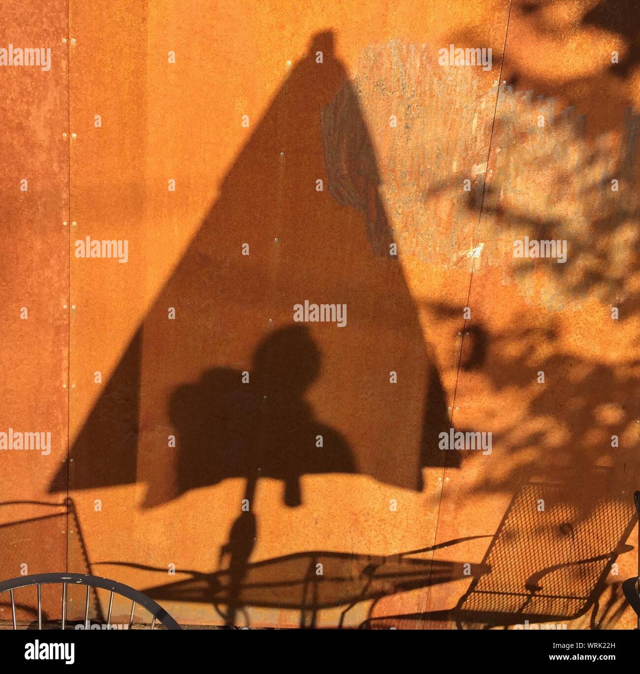 Sunshade on building hi-res stock photography and images - Alamy