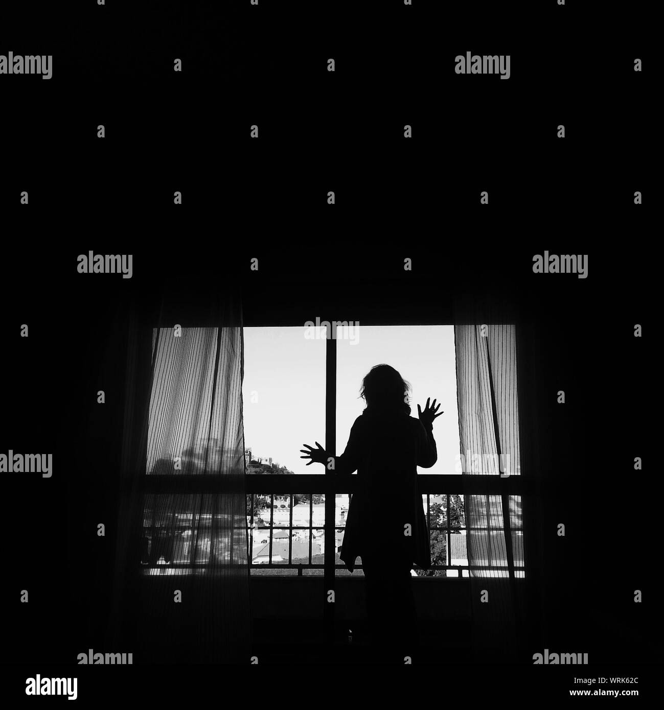 Thinking woman silhouette hi-res stock photography and images - Alamy