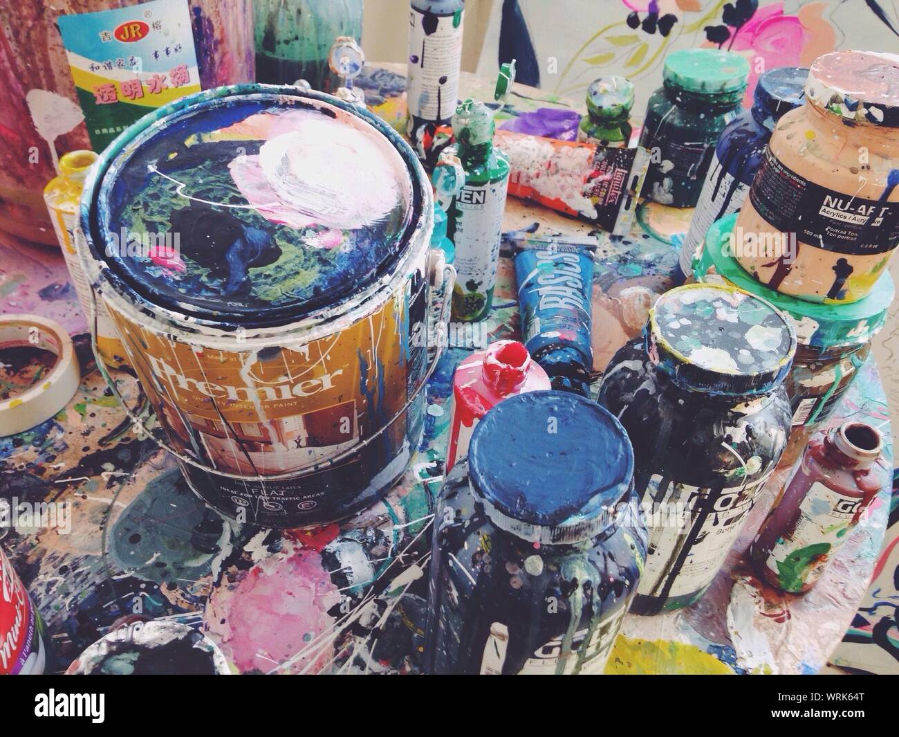 Dirty paint tins hi-res stock photography and images - Alamy
