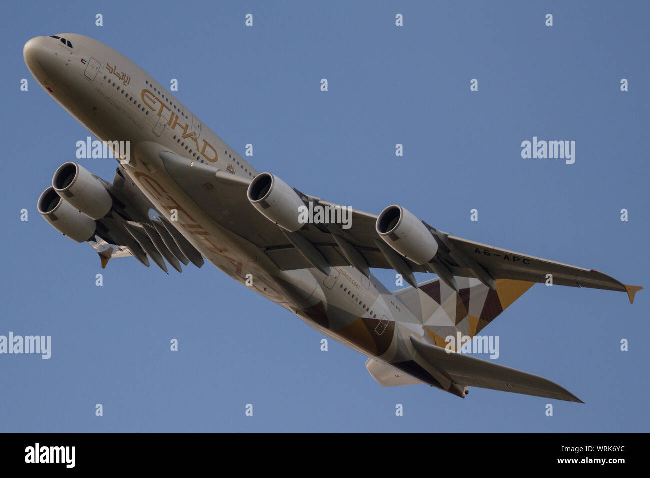 Etihad a380 jet airliner hi-res stock photography and images - Alamy