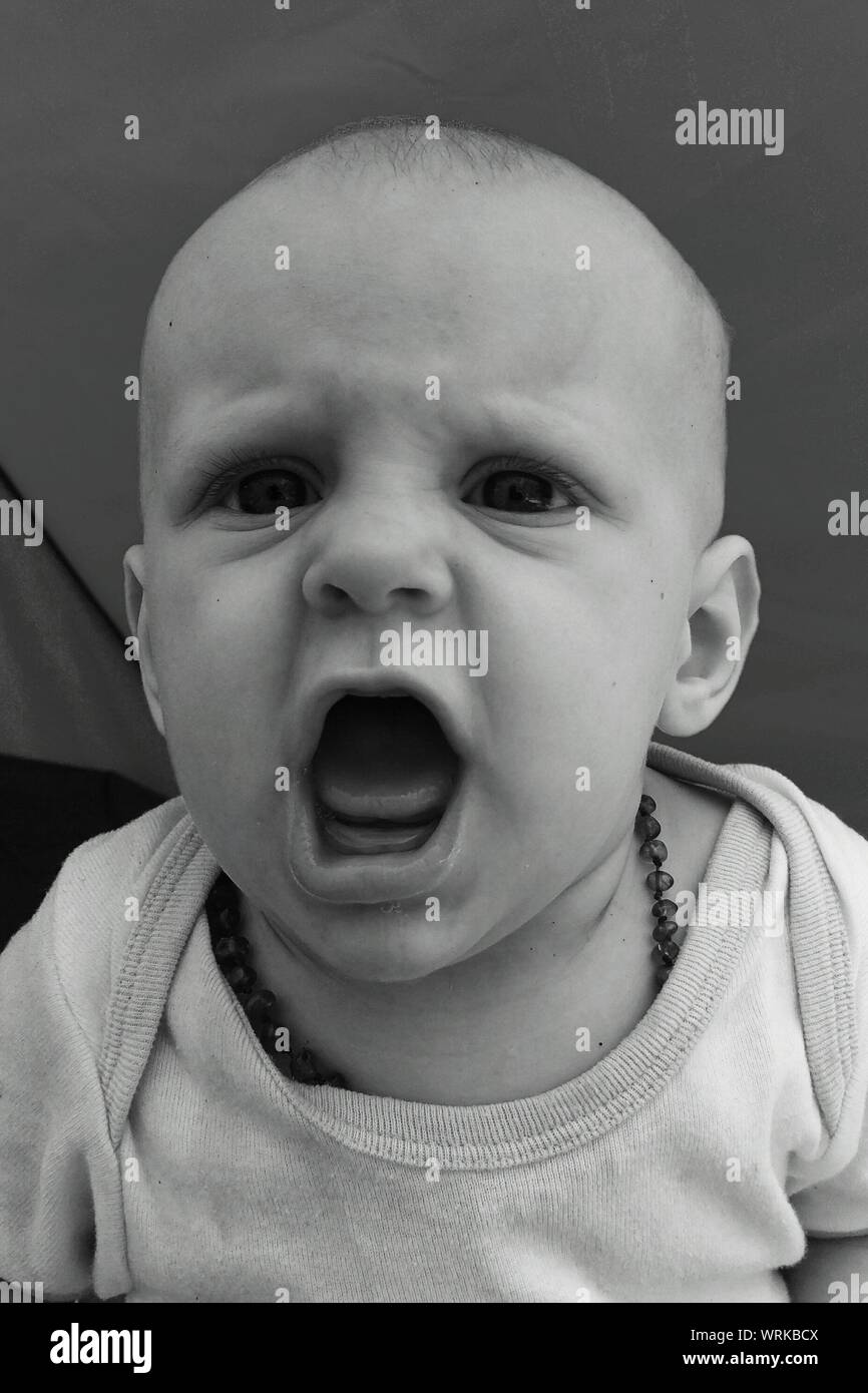 Screaming toddler hi-res stock photography and images - Alamy