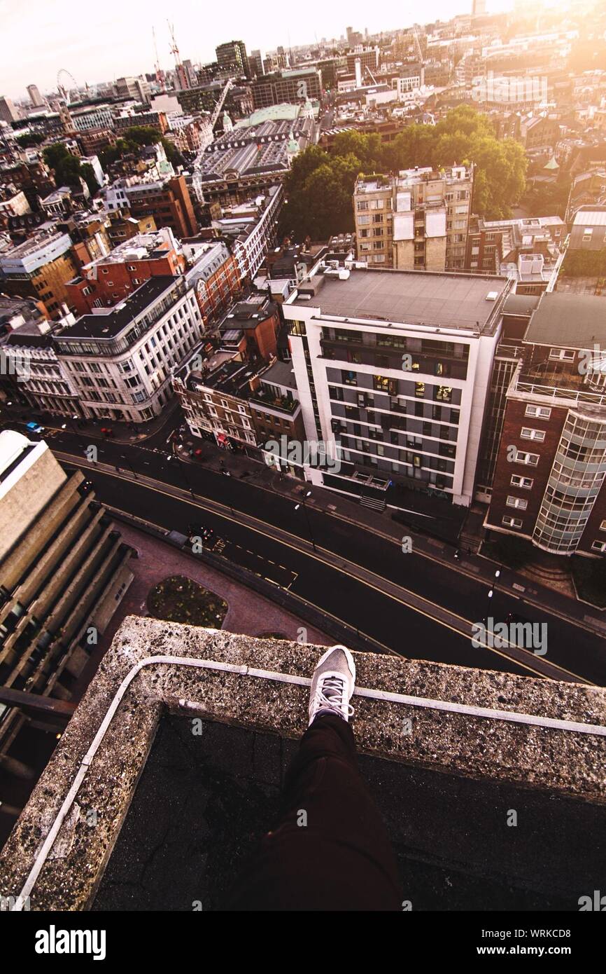 Man on rooftop hi-res stock photography and images - Alamy