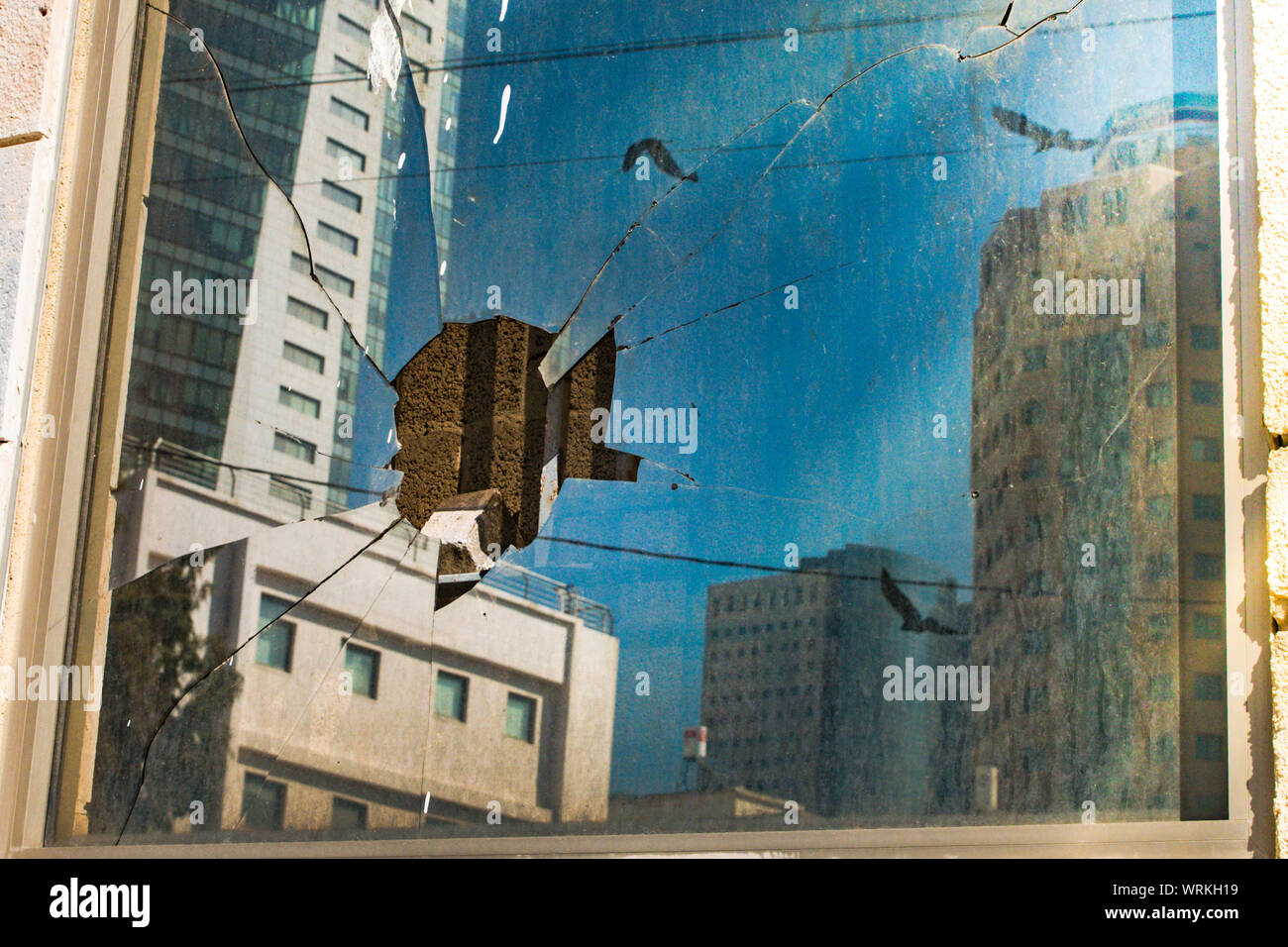 Broken Buildings High Resolution Stock Photography and Images - Alamy