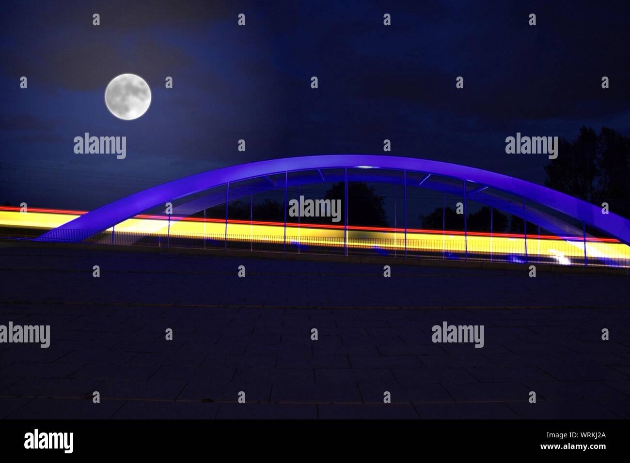 Moon arch bridge hi-res stock photography and images - Alamy