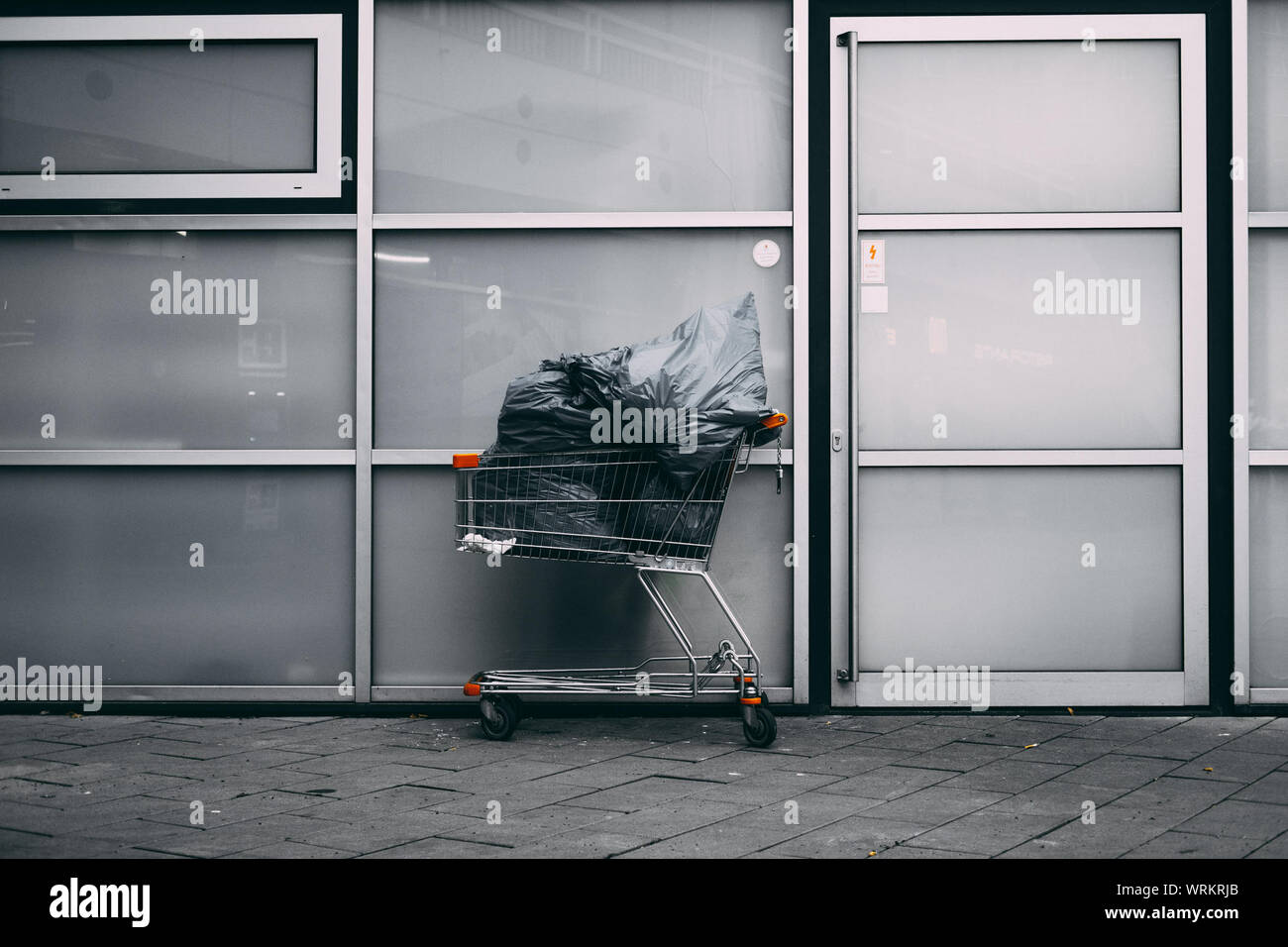 Shopping cart with garbage hi-res stock photography and images - Alamy