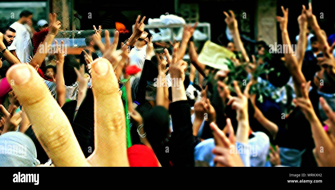 Crowd sign hi-res stock photography and images - Alamy