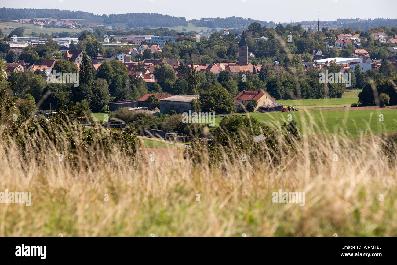 04 September 2019, Bavaria, Leutershausen: View of the community. Photo ...
