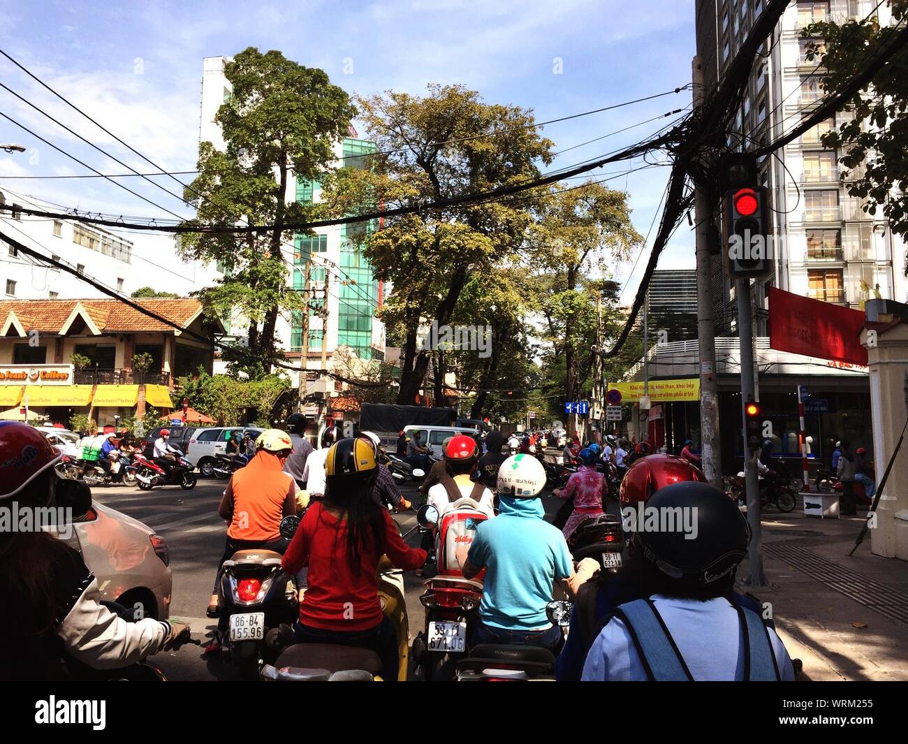 Car traffic light waiting red hi-res stock photography and images - Alamy