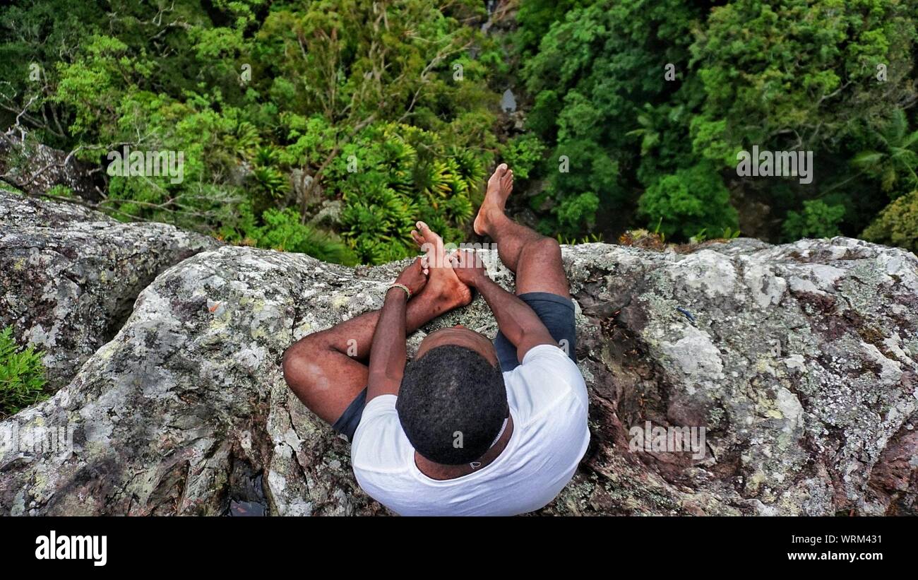 People sitting from above hi-res stock photography and images - Alamy
