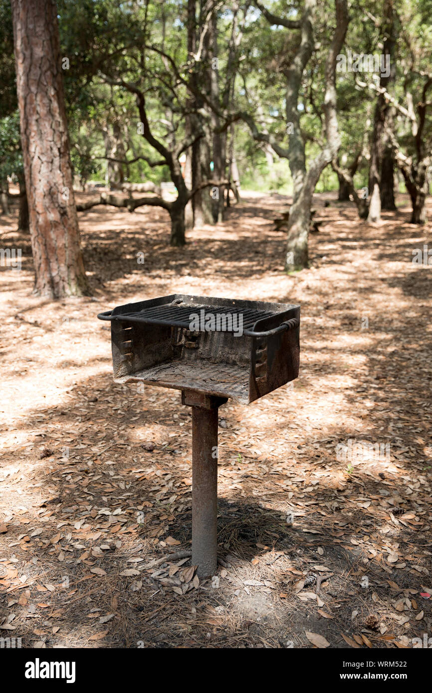 Tree grill hi-res stock photography and images - Alamy
