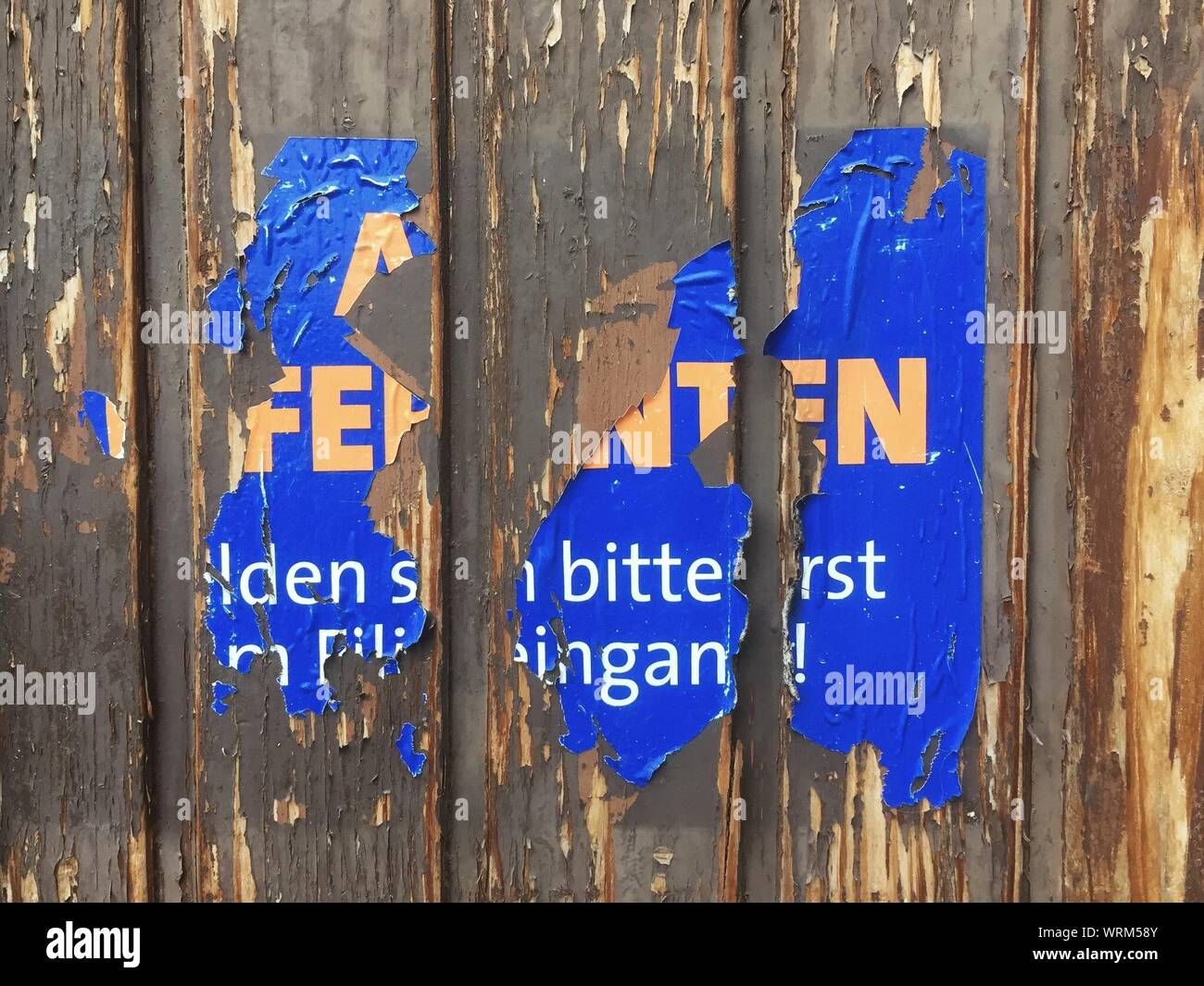 Weathered poster hi-res stock photography and images - Alamy