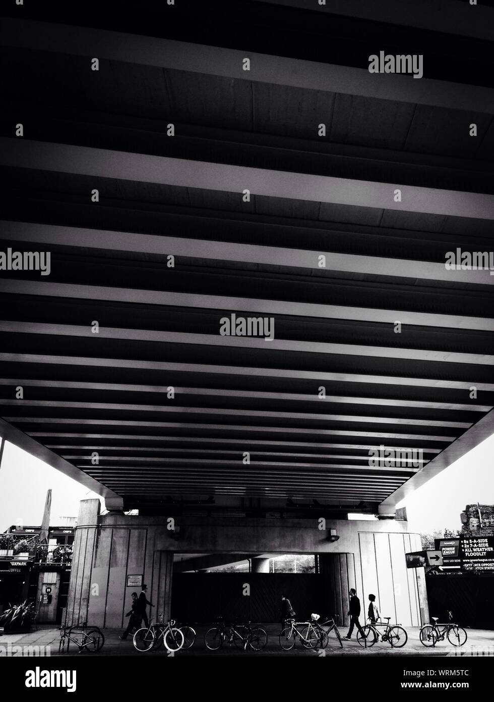 Under bridge parking hi-res stock photography and images - Alamy