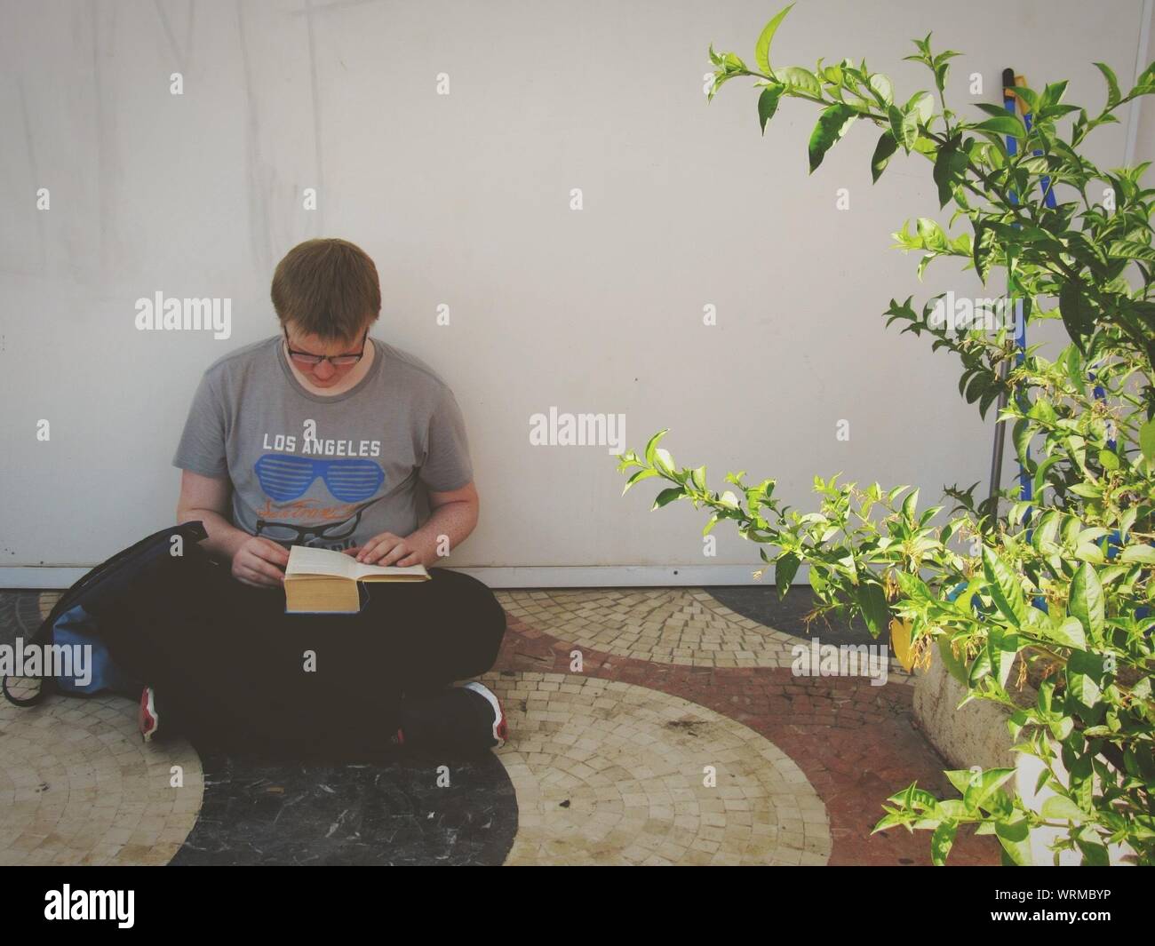Man reading script hi-res stock photography and images - Alamy
