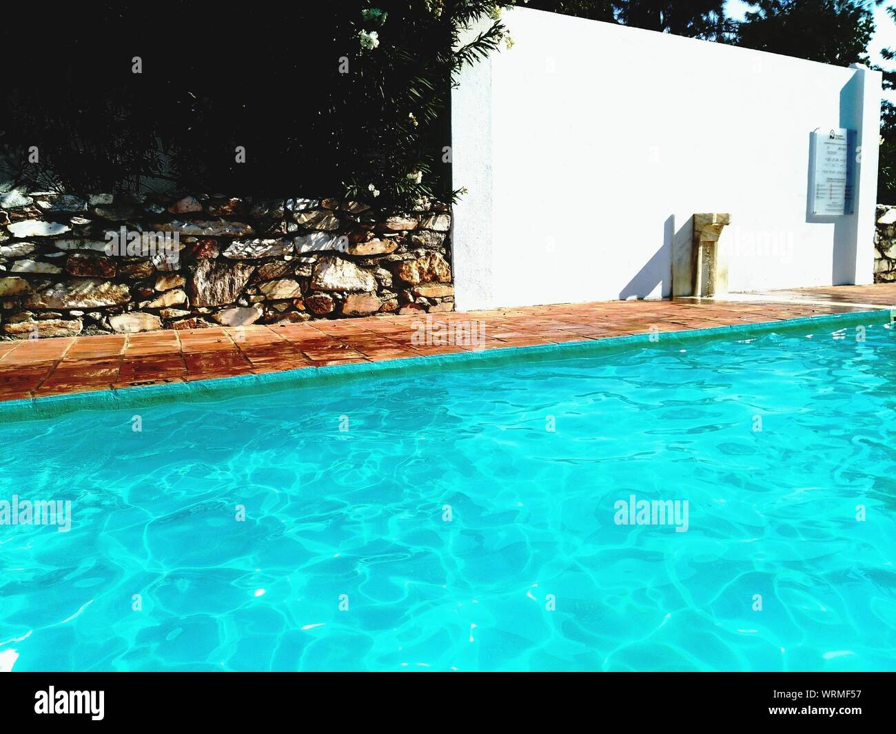 Residential building with pool hi-res stock photography and images - Alamy