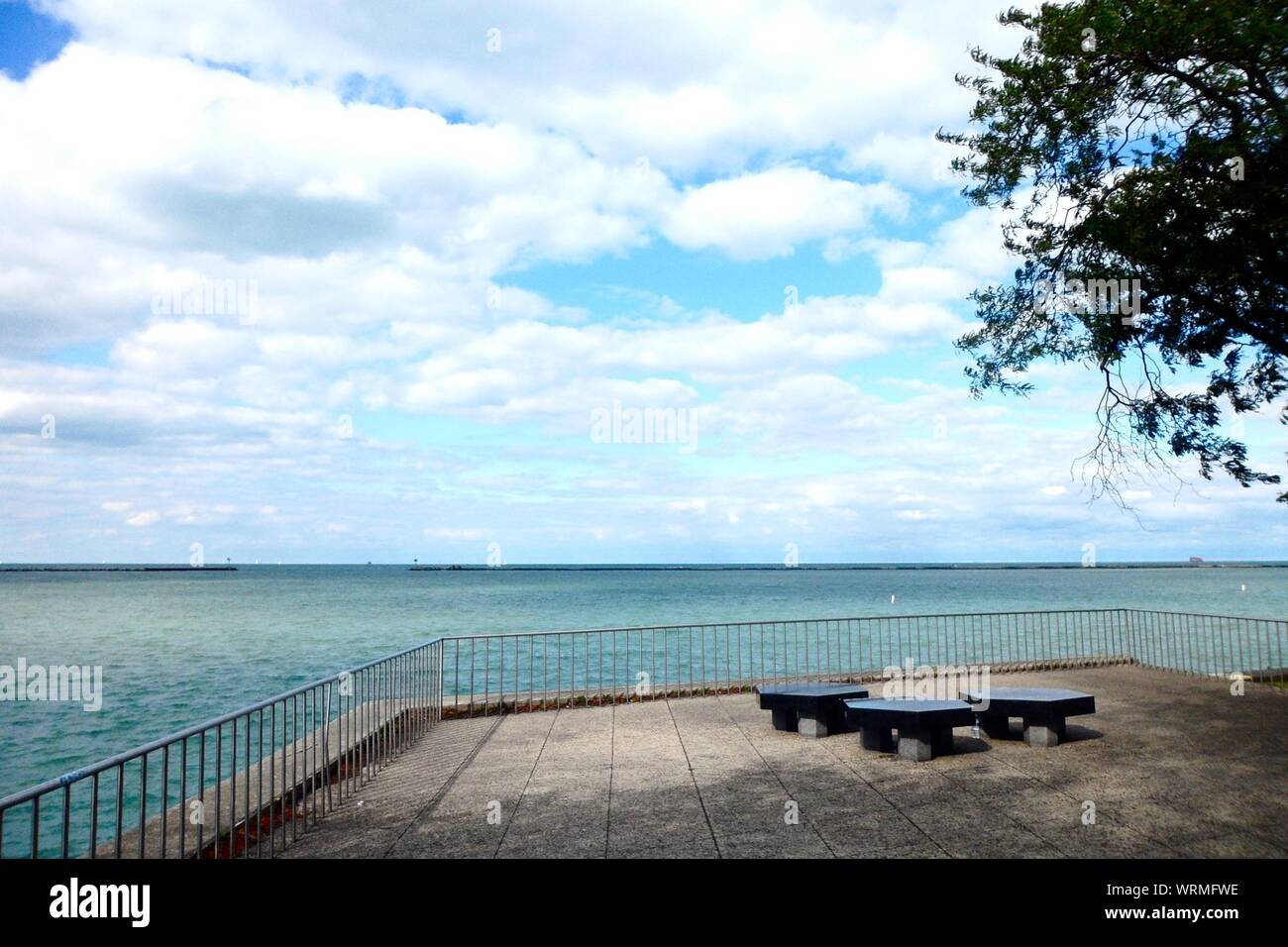 Horizon observation hi-res stock photography and images - Alamy