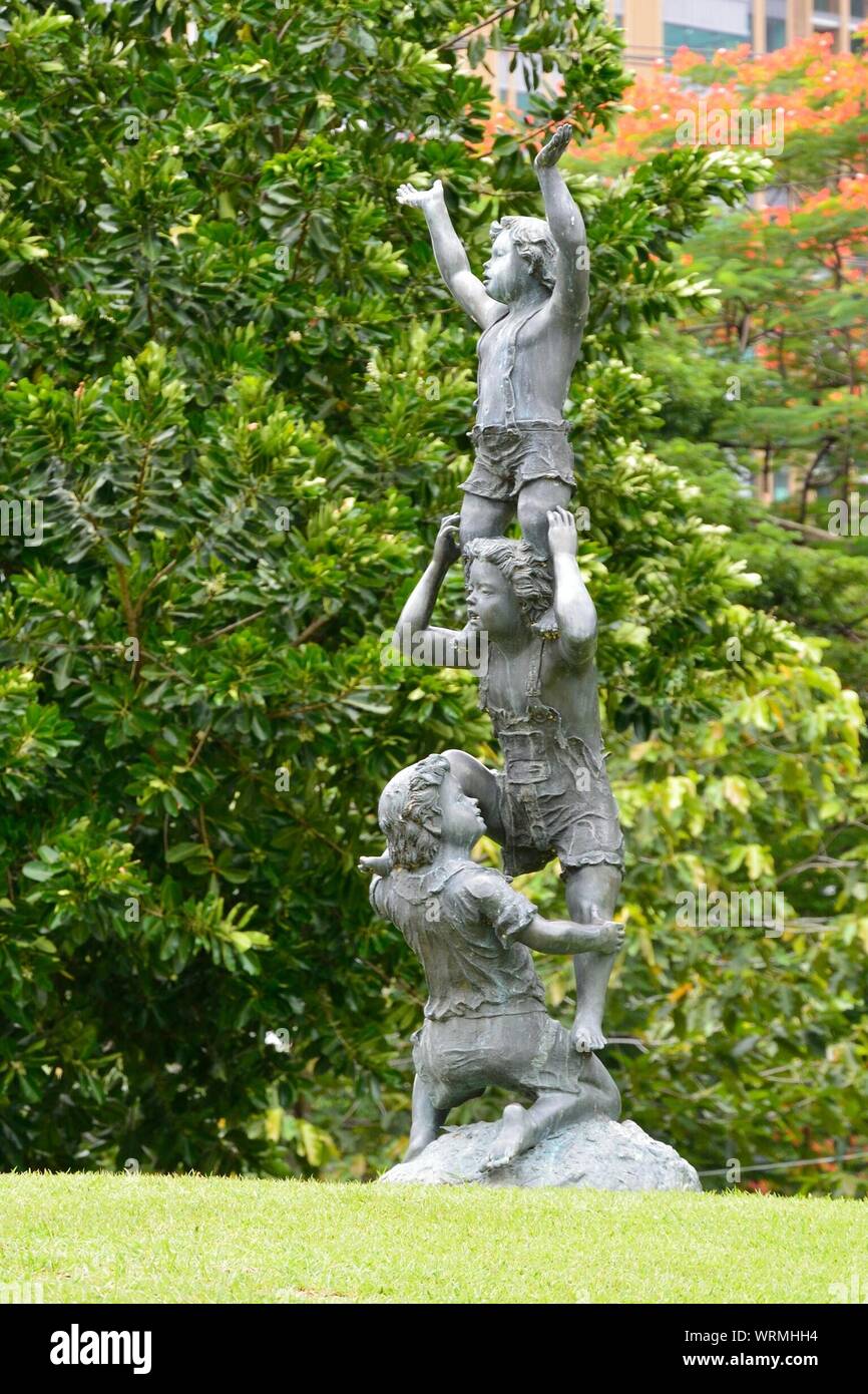 Tree of children sculpture hi-res stock photography and images - Alamy