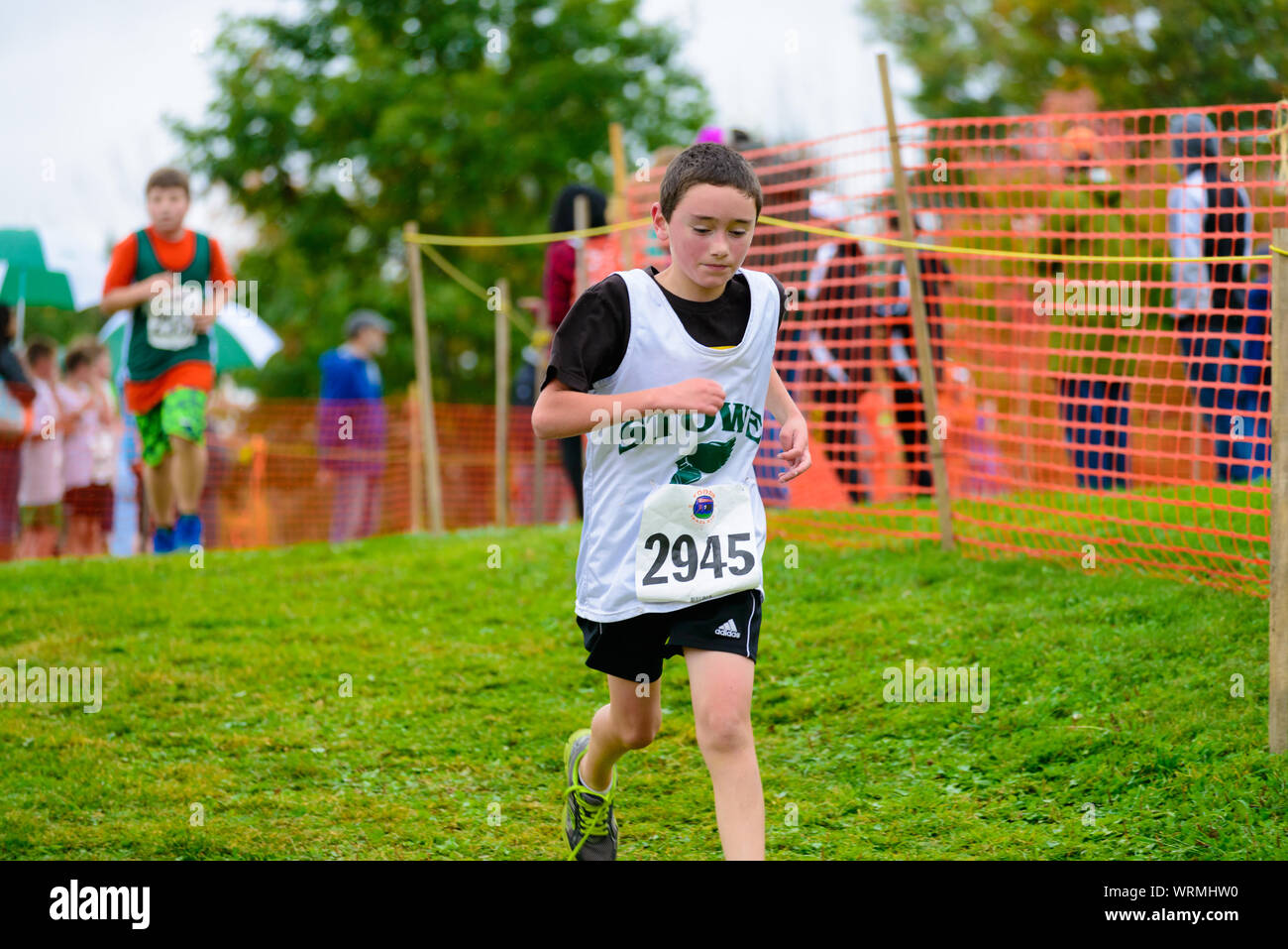 Teen running track hi-res stock photography and images - Alamy
