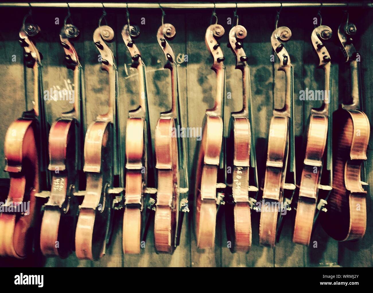 With hanging violins hi-res stock photography and images - Alamy