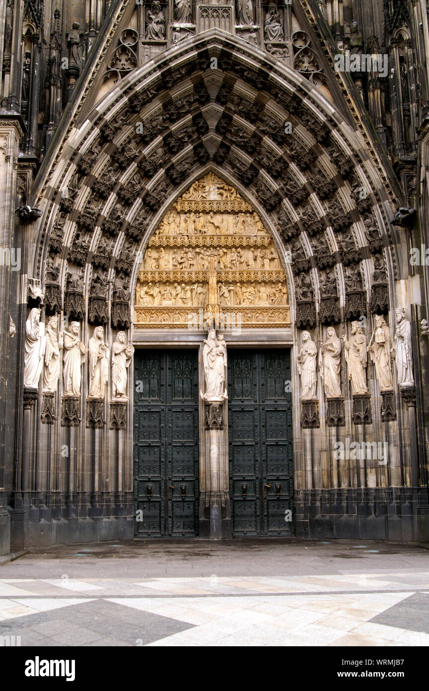 Closed structure hi-res stock photography and images - Alamy