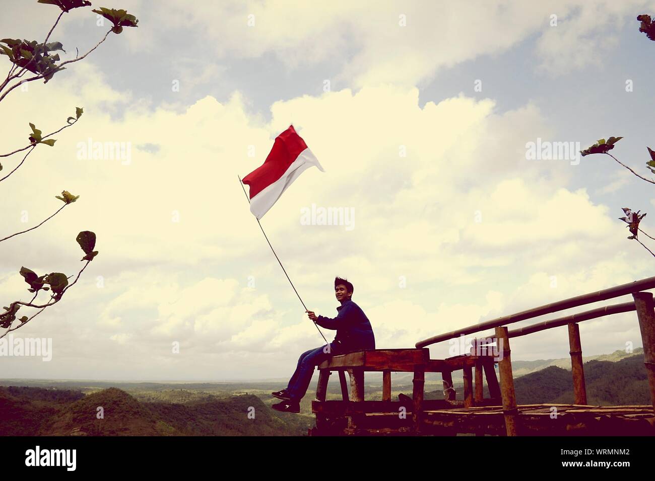 Built side mountain sky hi-res stock photography and images - Alamy