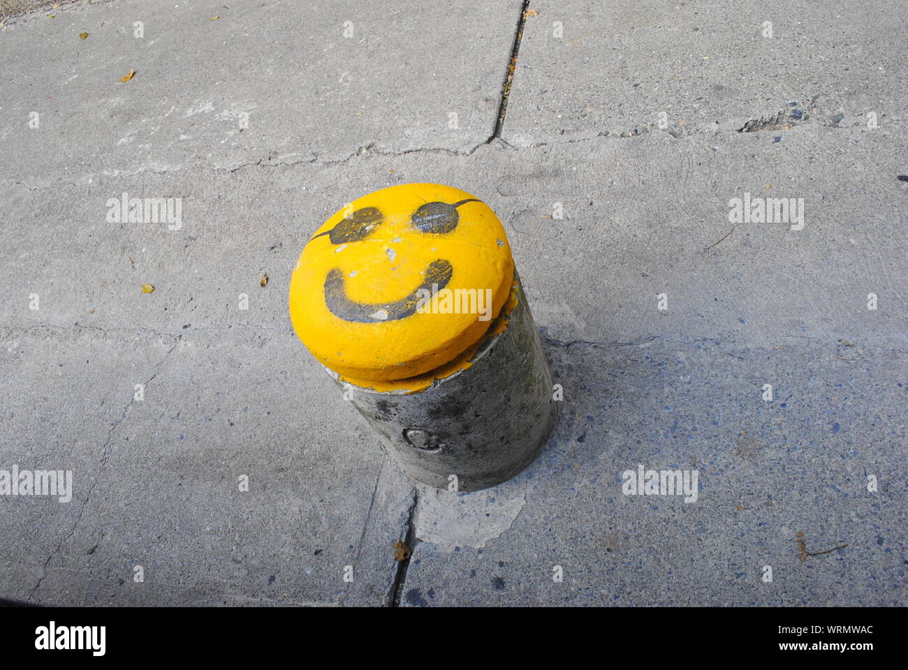 Concrete smiley hi-res stock photography and images - Alamy