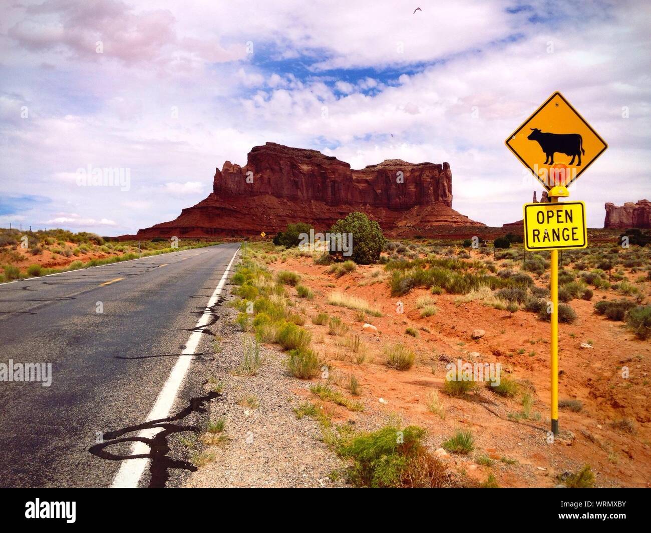 Road sing hi-res stock photography and images - Alamy