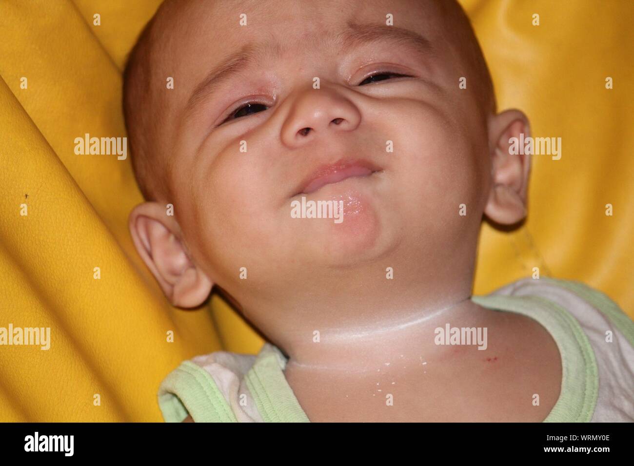 One back view crying hi-res stock photography and images - Alamy