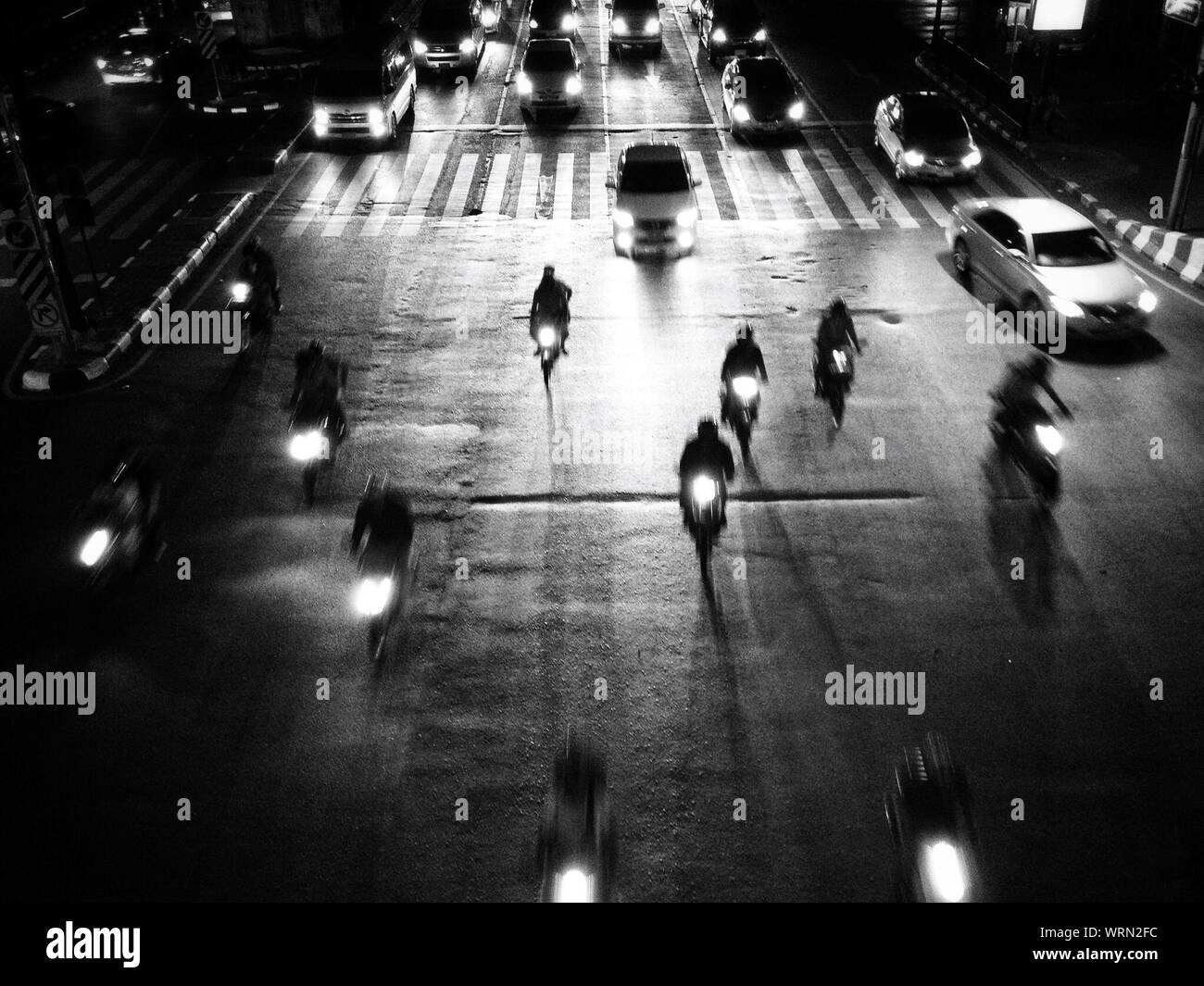 Night view road hi-res stock photography and images - Alamy