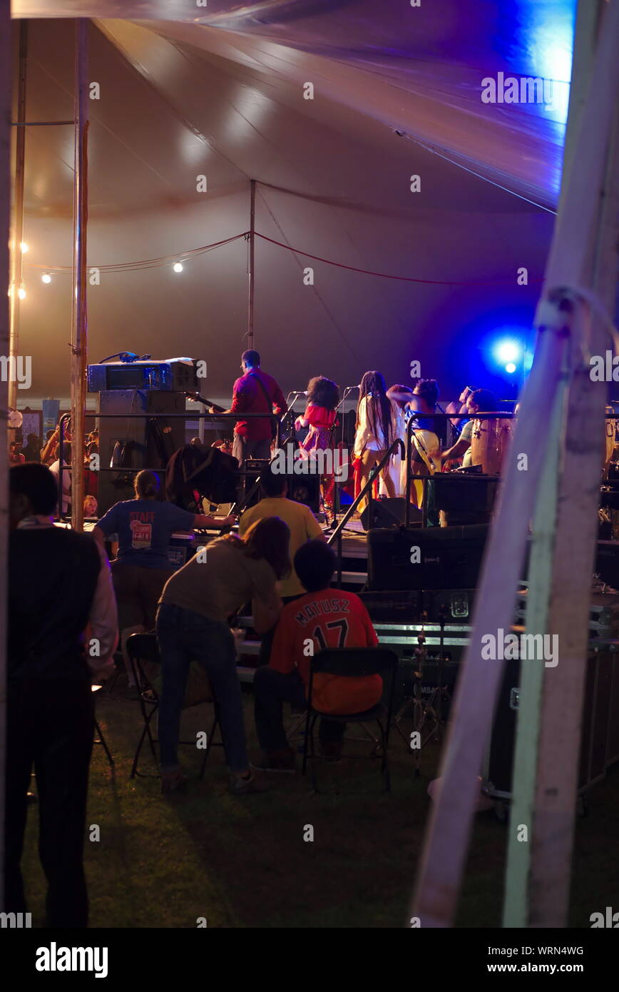 Crowd music festival stage side view hi-res stock photography and ...
