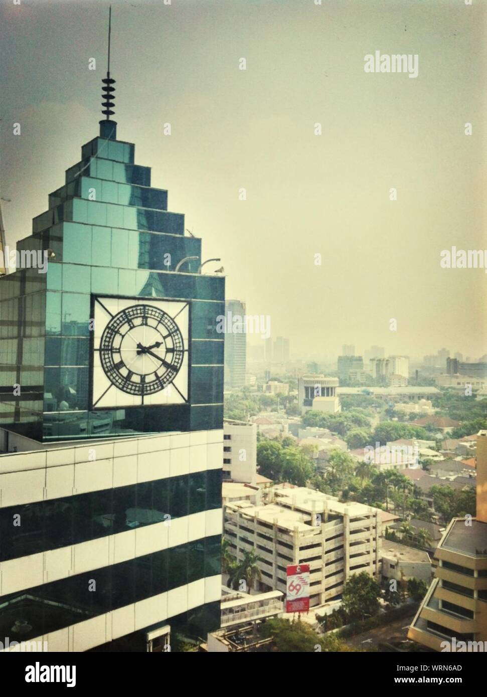 Modern clock hi-res stock photography and images - Alamy