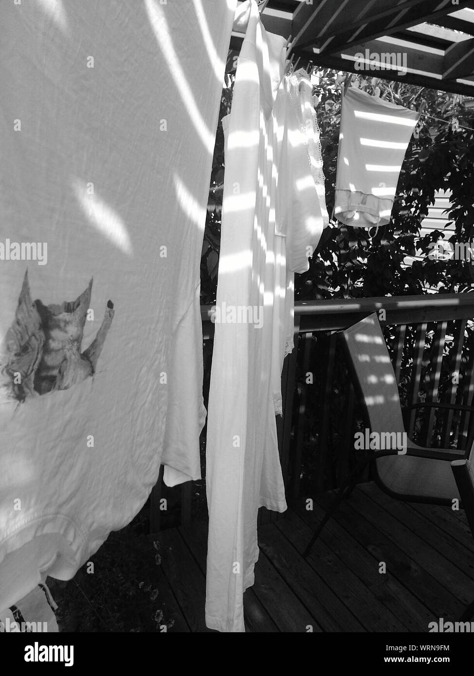 Empty clothesline hi-res stock photography and images - Alamy