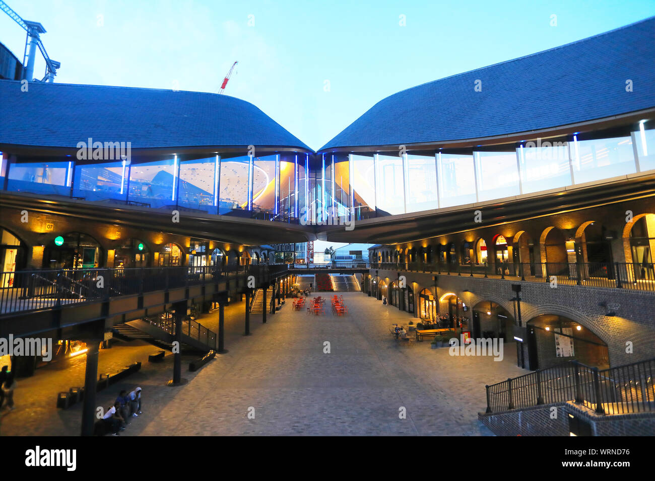 Samsung KX concept store, with cutting edge technology, events ...