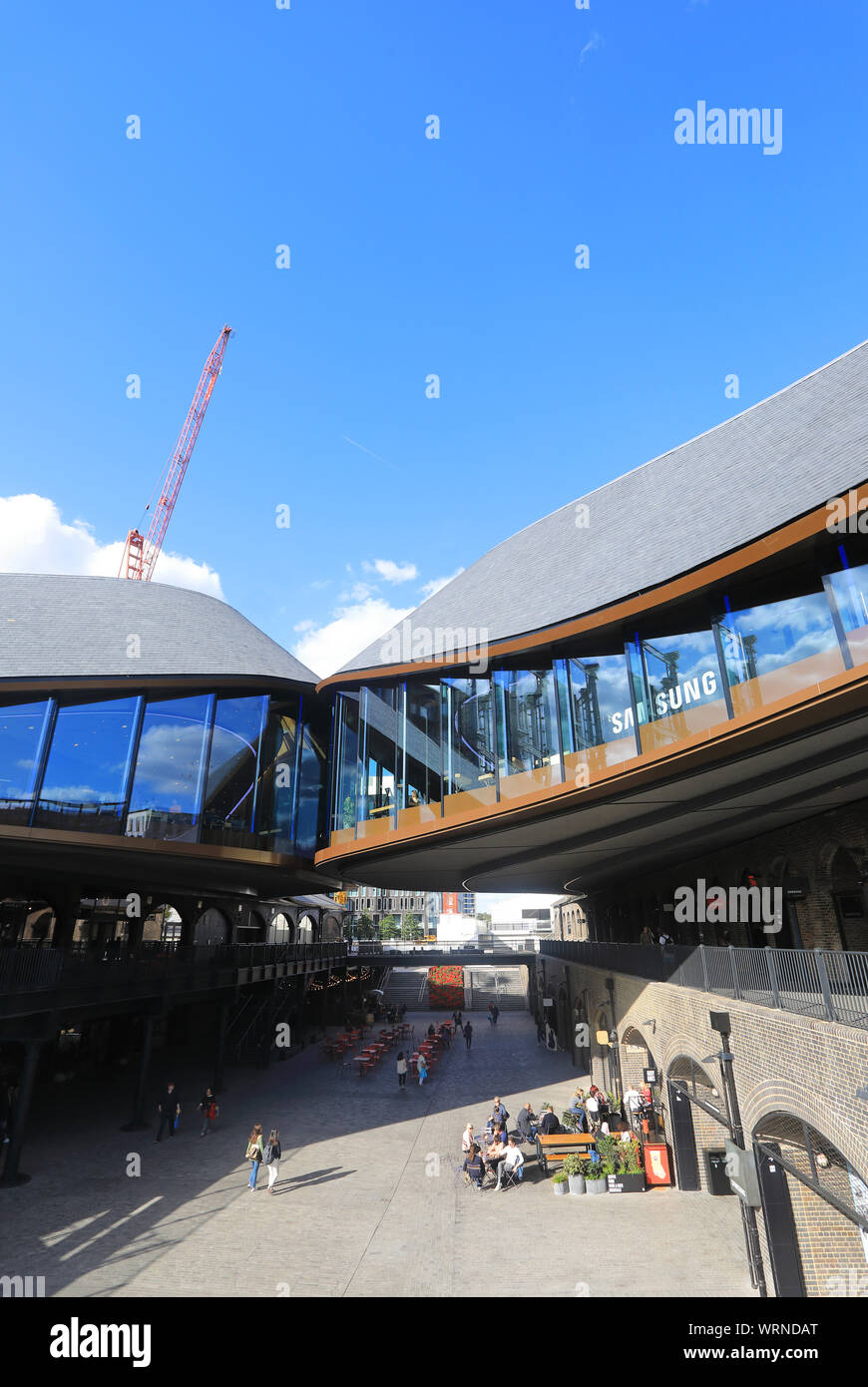 The samsung experience store hi-res stock photography and images - Alamy