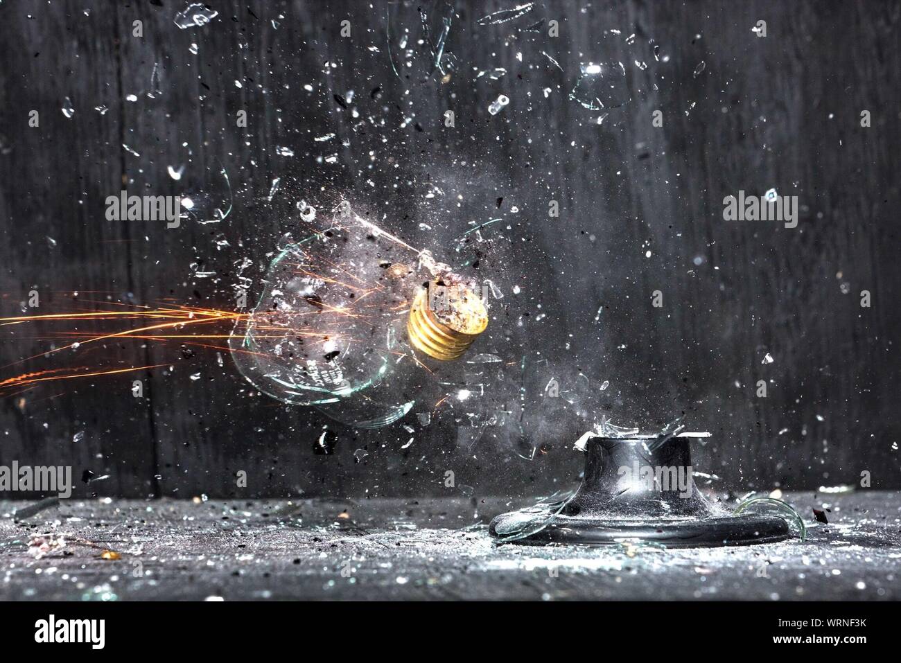 Exploding light bulb hi-res stock photography and images - Alamy Exploding light bulb hi-res stock photography and images - Alamy